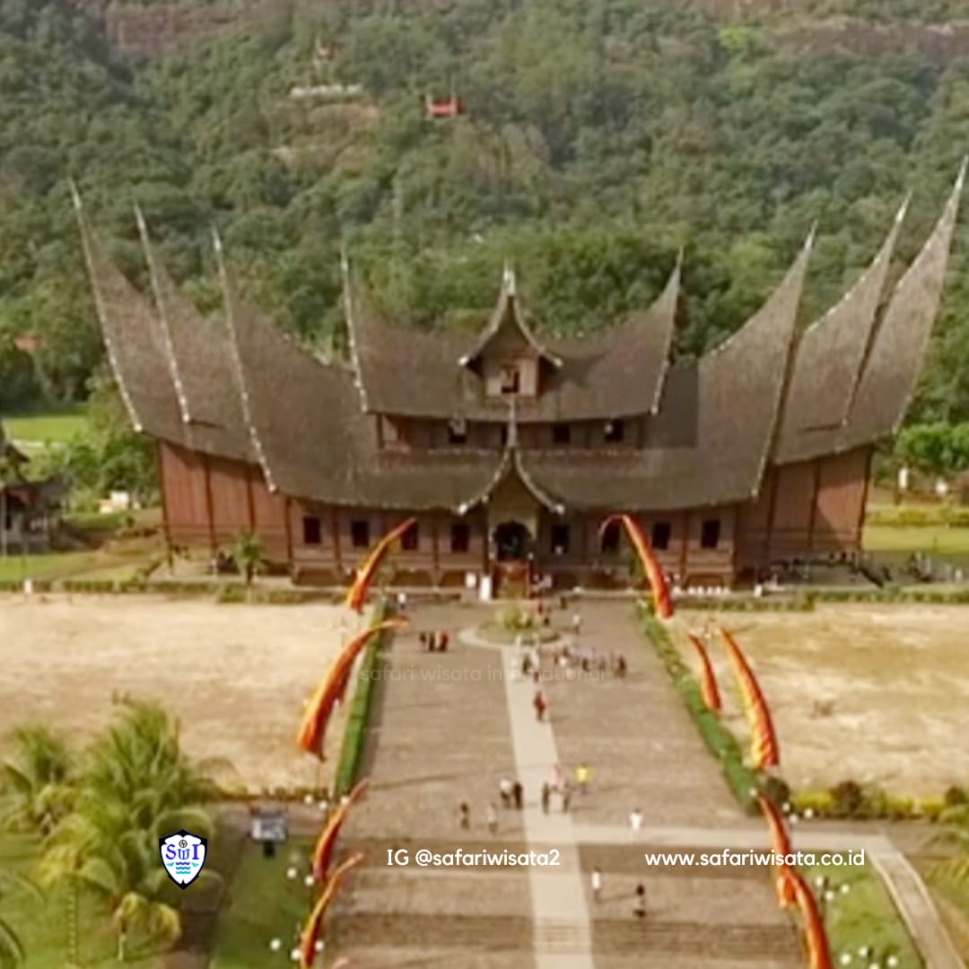 Padang West Sumatra Tour Package 5 Days 4 Nights, Bukittinggi & Padang ...